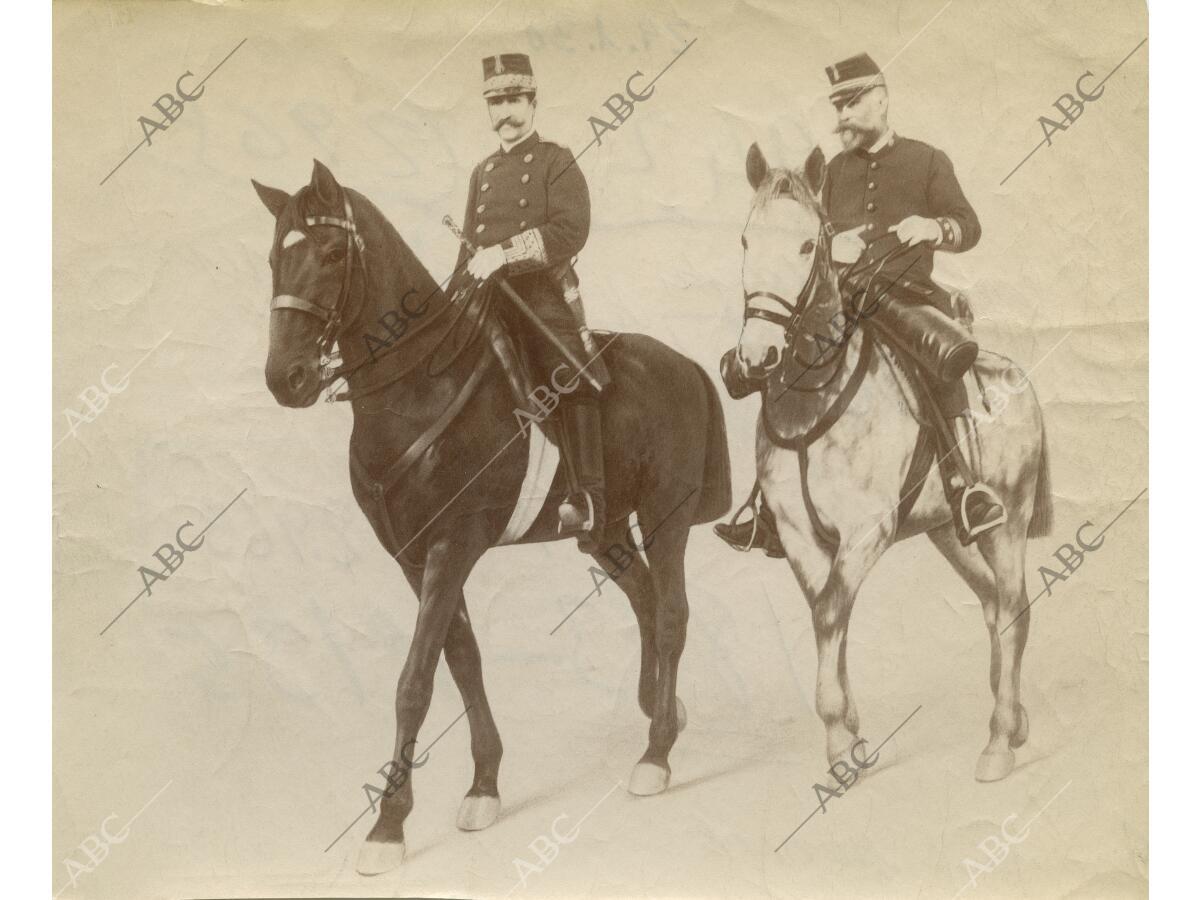 El general Macias y el teniente coronel de artillería Fernando Álvarez ...