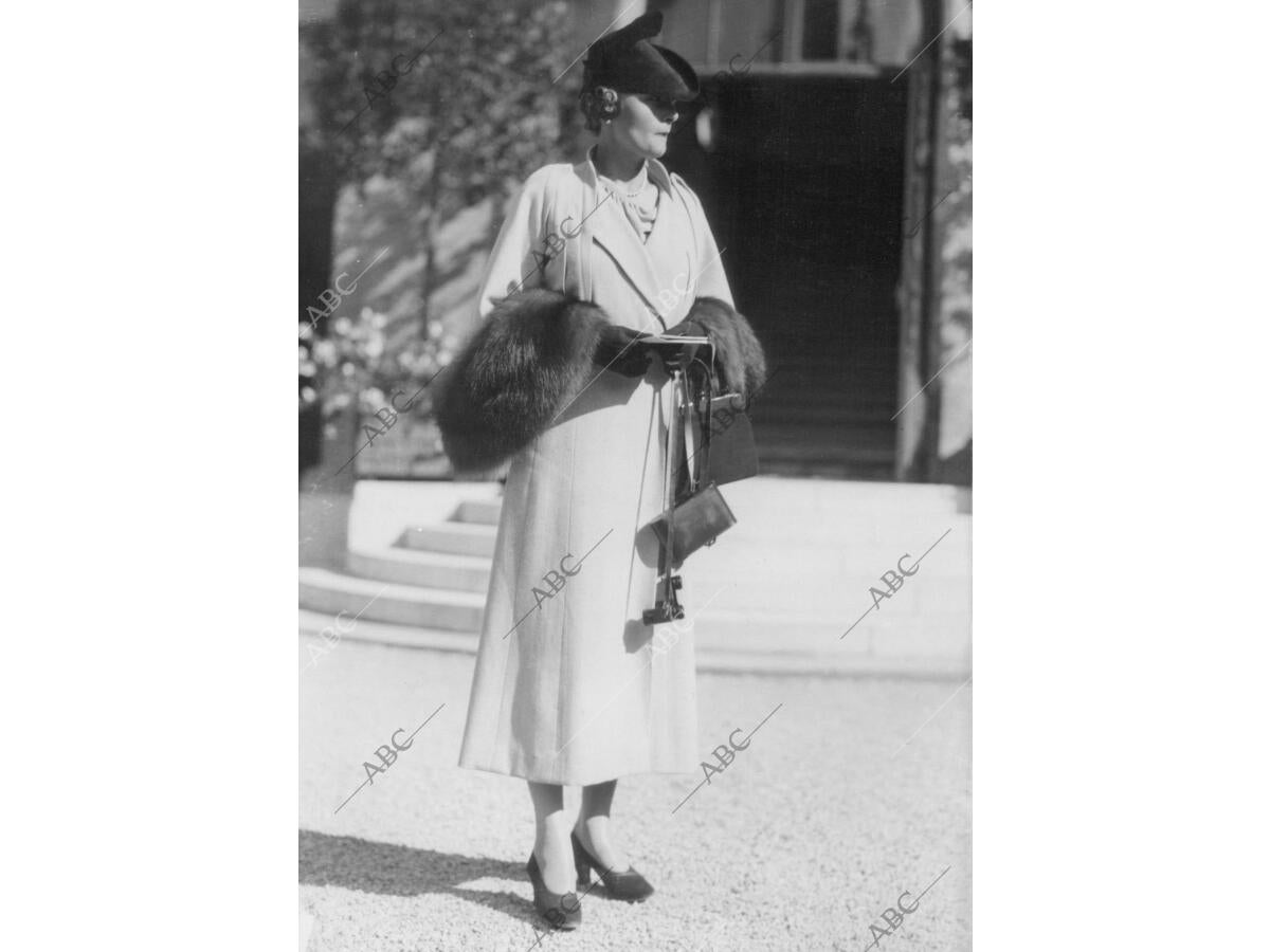 La moda en Longchamp. En la Imagen, abrigo de 1935 - Archivo ABC