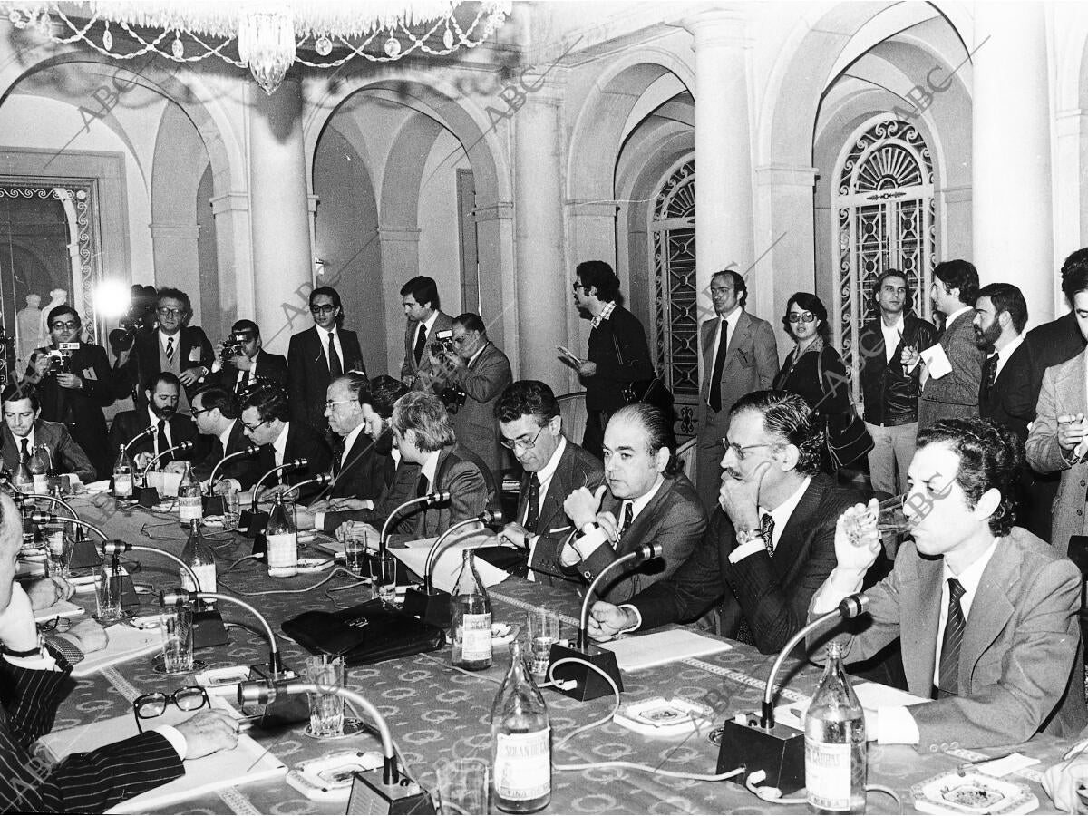 Reunión de los Pactos de la Moncloa - Archivo ABC Reunión de los Pactos de la Moncloa - Archivo ABC