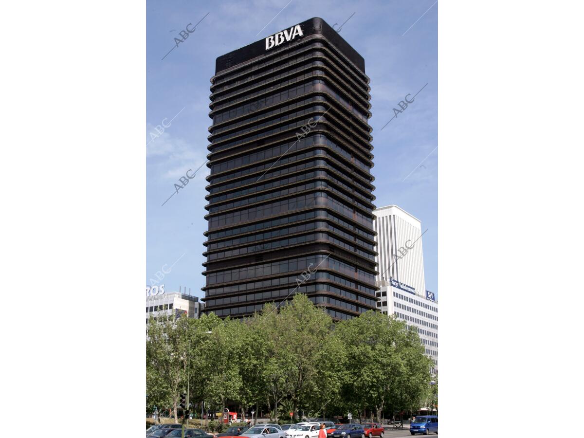 Edificios de Madrid. En la imagen edificio Bbva - Archivo ABC