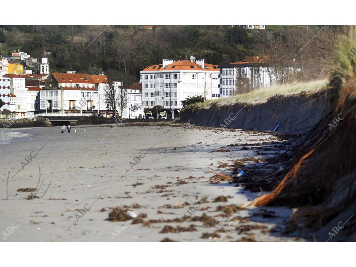 El temporal deja sin arena la playa de Cedeira - Archivo ABC