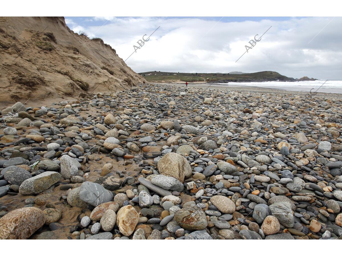 El temporal deja sin arena la playa de Ponzos - Archivo ABC