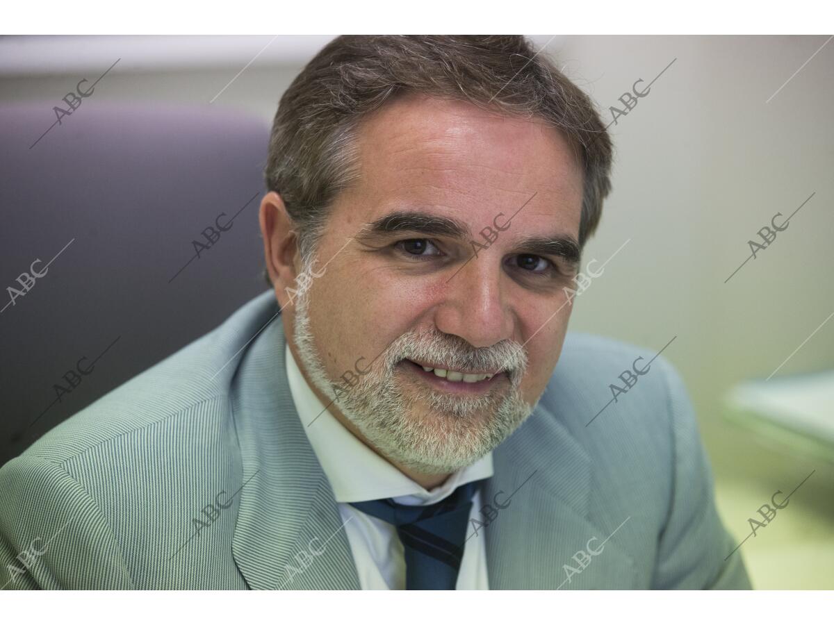 Entrevista con Javier Quintero, psiquiatra del Hospital Infanta Leonor ...