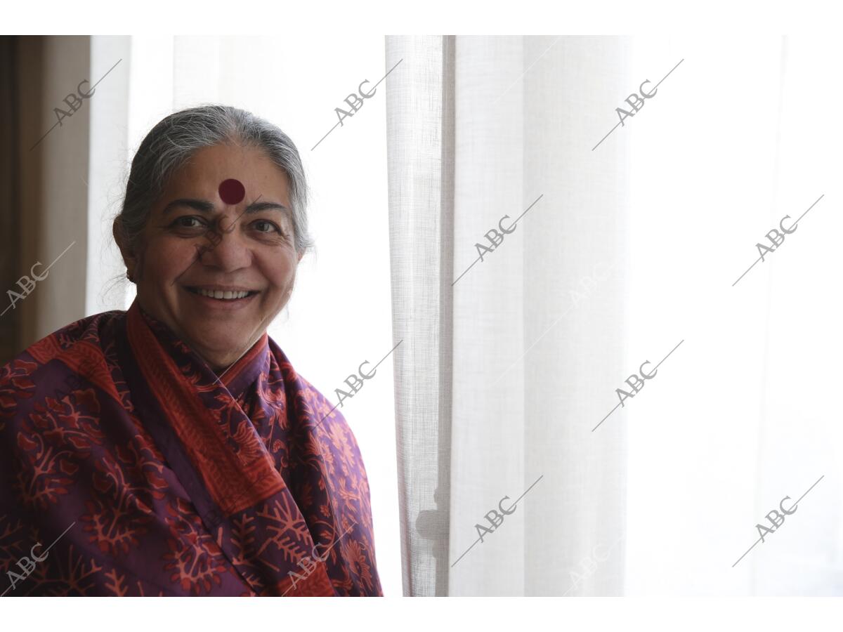 Entrevista con la activista indú Vandana Shiva - Archivo ABC