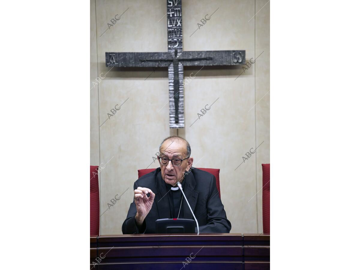 El cardenal y obispo Juan José Omella, presenta el plan pastoral de la ...