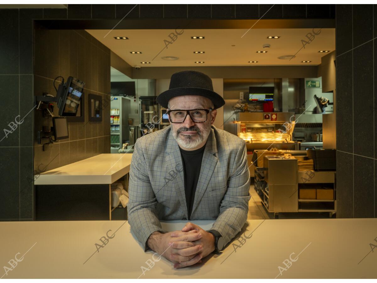 Entrevista A Edu galán que Publica «morir de Pie» - Archivo ABC