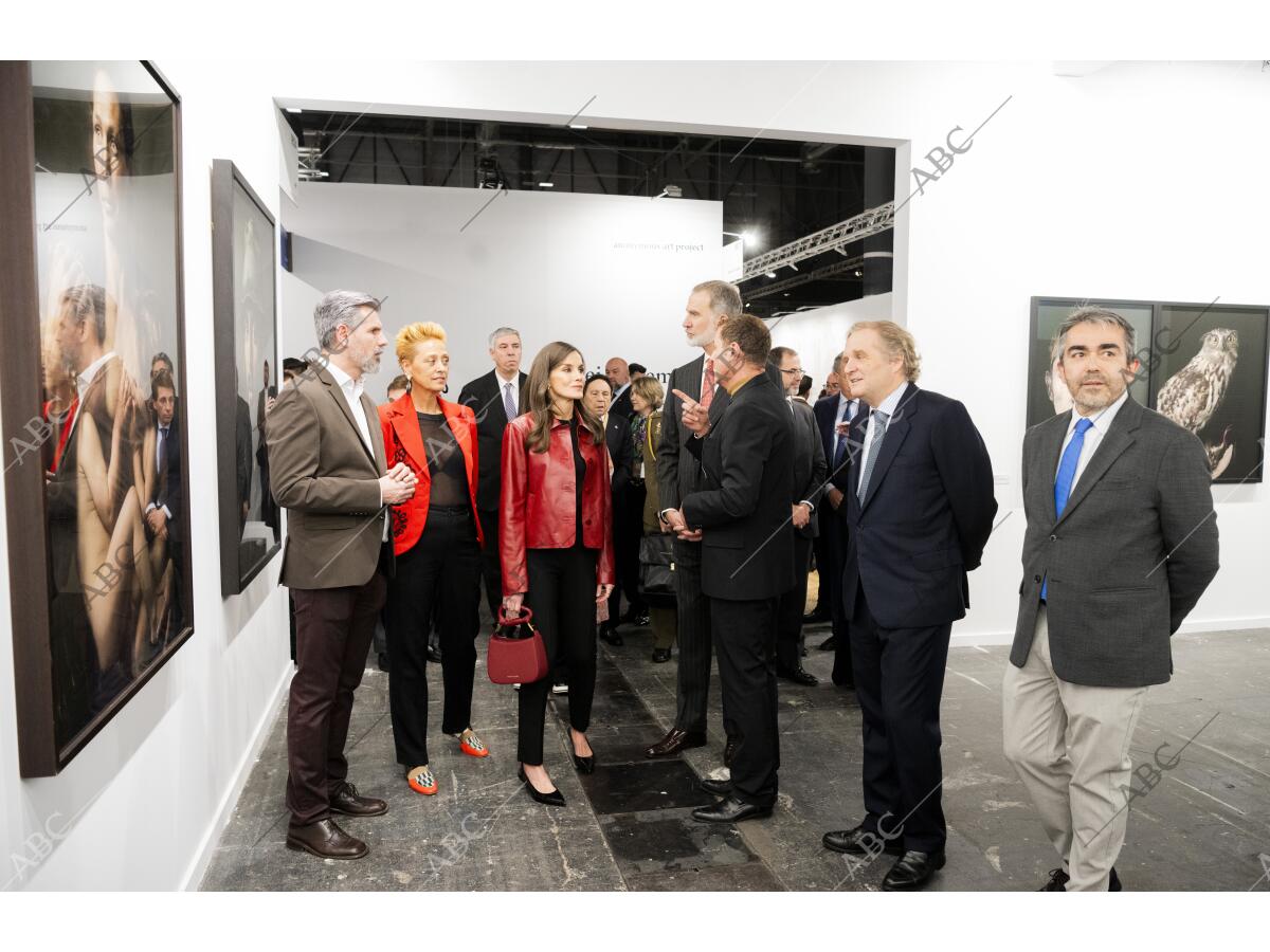 Los Reyes de España, Don Felipe VI y Doña Letizia visitan el stand de ...